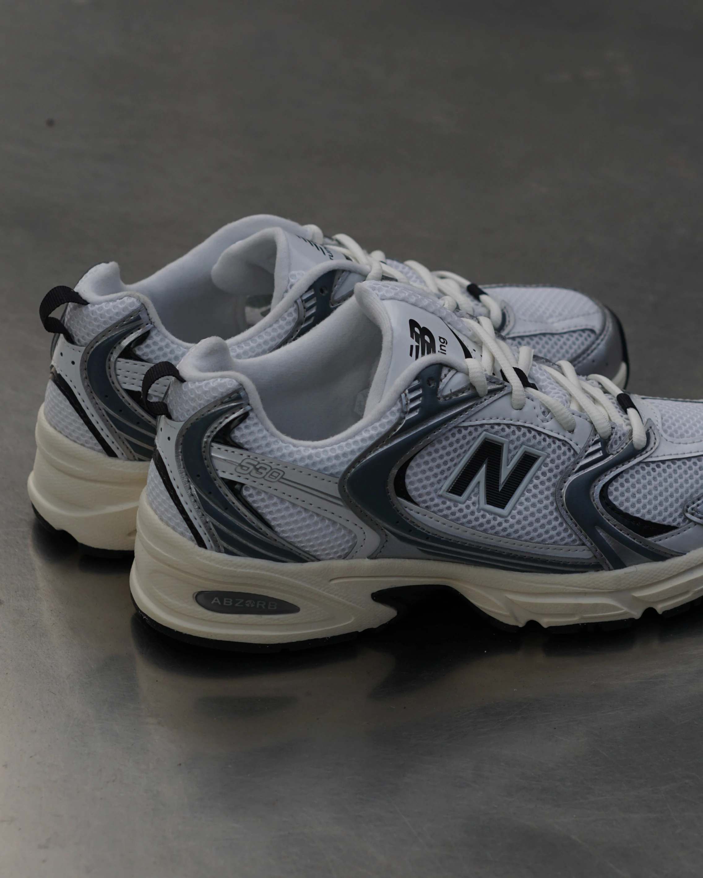 【新款!】New Balance nb530 金屬銀黑 復古休閒鞋 老爹鞋 男女 u530esa 從球鞋到穿搭，每一件單品都是精選 正品球鞋 ...