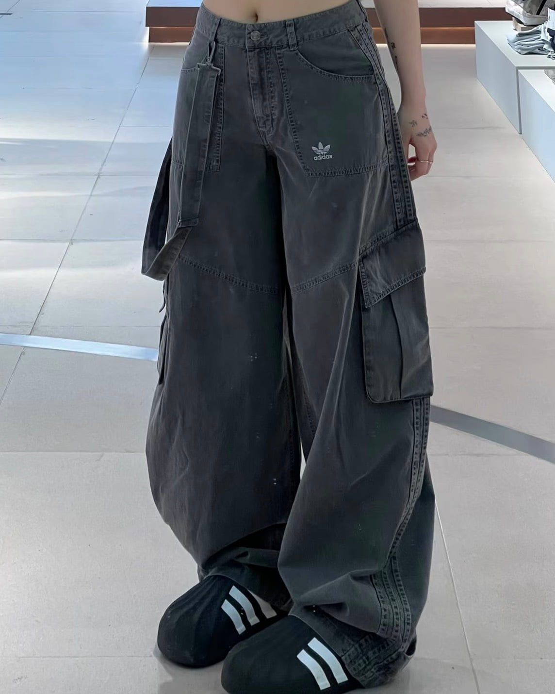 ADIDAS CURVED TROUSERS 做舊水洗灰 紫色 闊腿彎刀褲(KH1180 KH1179) 球鞋 國外代購 潮流 精品 全球代購