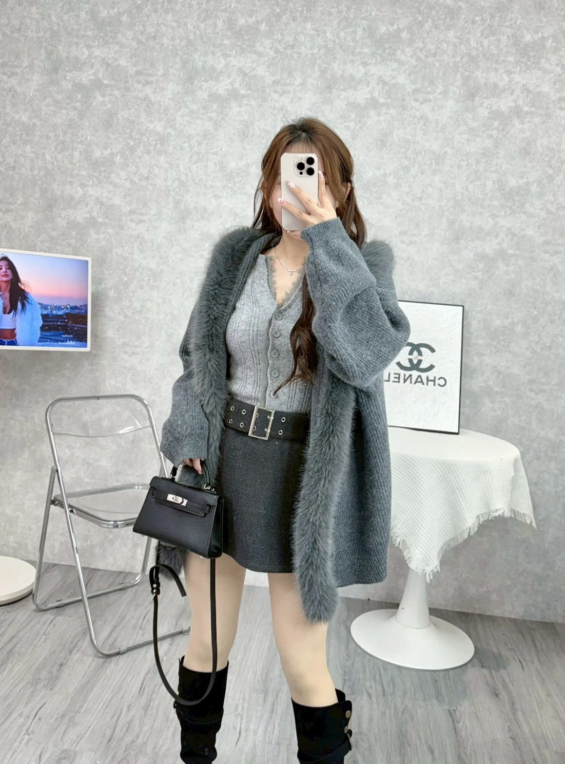 微光淡雅＇細閃V領蕾絲上衣 | CHIHOUSE